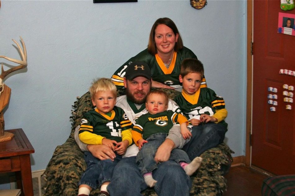 Ashley Goyette Benefit - 95-7 THE ROCK